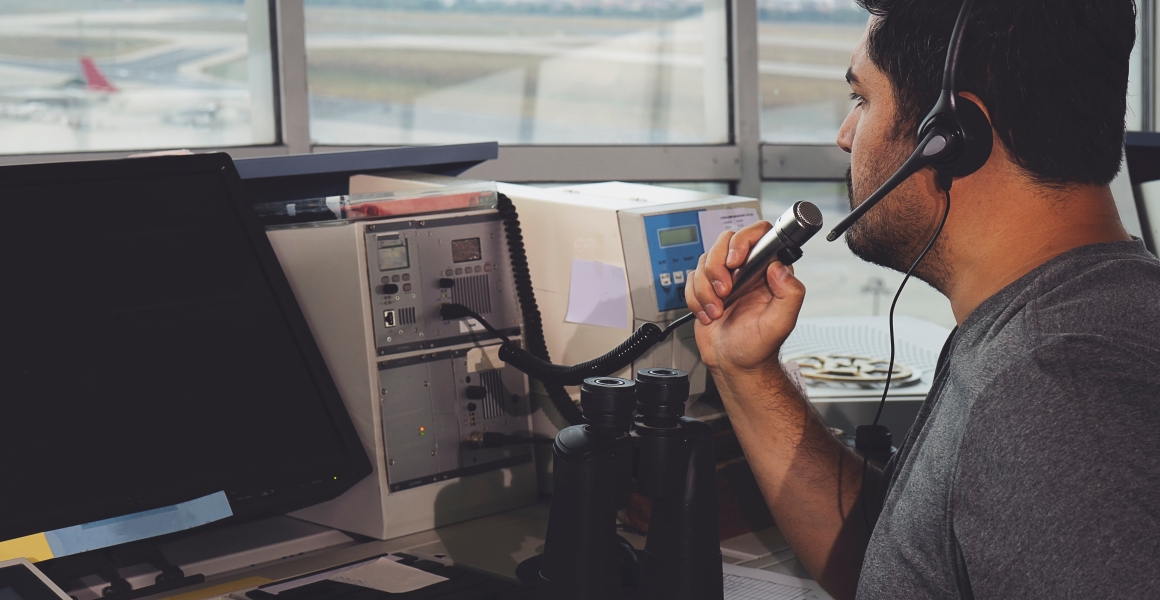 Air traffic controllers and related occupations | WorkBC