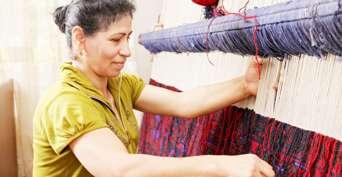 Weavers, knitters and other fabric making occupations | WorkBC