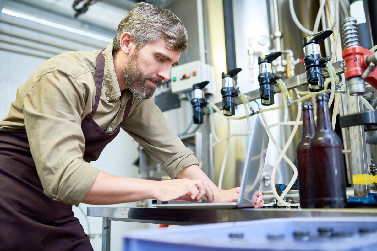 Process control and machine operators, food and beverage processing | WorkBC